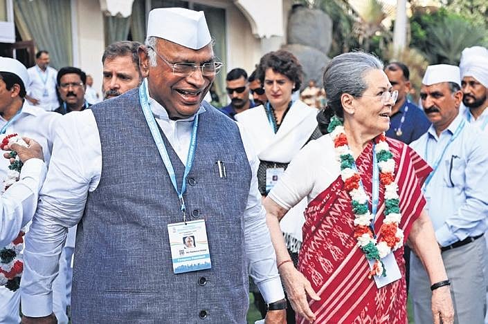 ‘One poll’ plan attacks federal structure: Congress Working Committee
