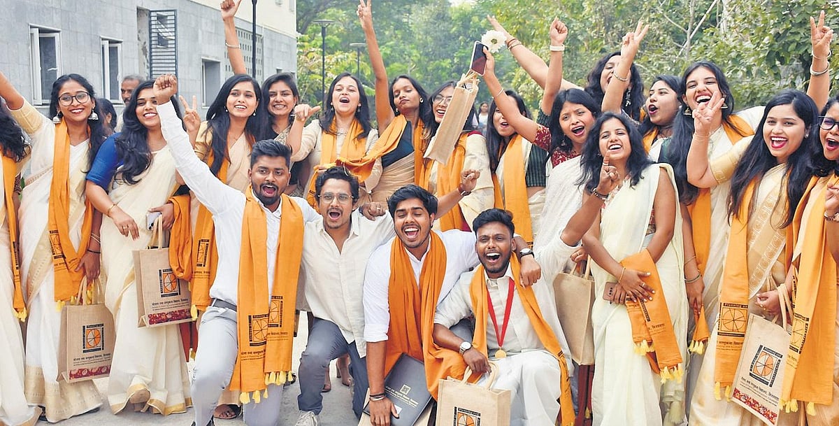 243 students get degrees at 7th convocation of SPAV