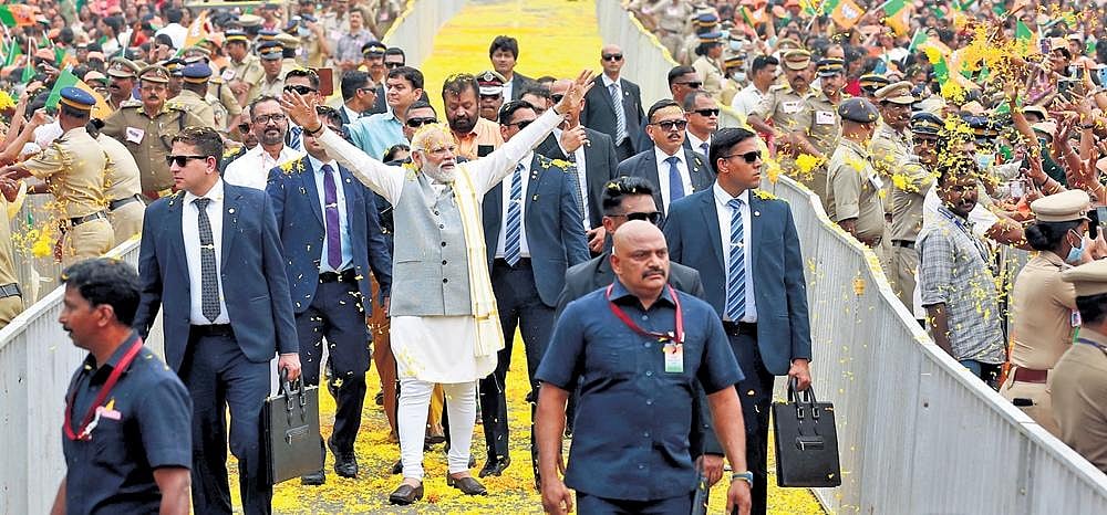 ‘Modi’s guarantee’: Thousands of women throng at PM's Thrissur rally ...