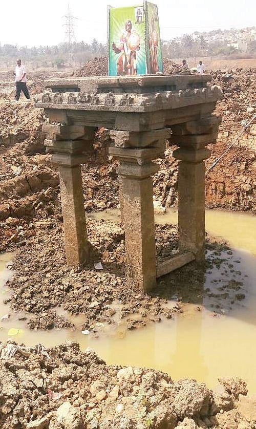 Structure at B’luru lake is a 1000 AD sluice gate: Expert
