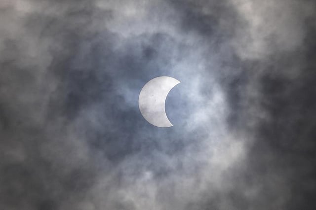 'Awesome' solar eclipse wows viewers in Australia, Indonesia