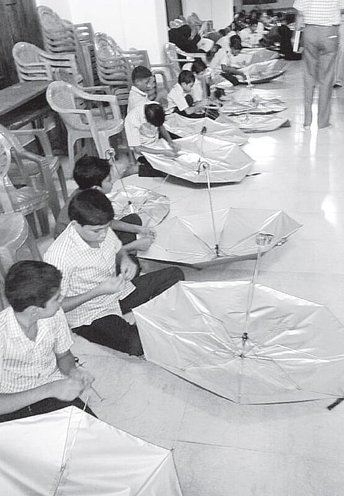 Students teach a lesson in self-sufficiency