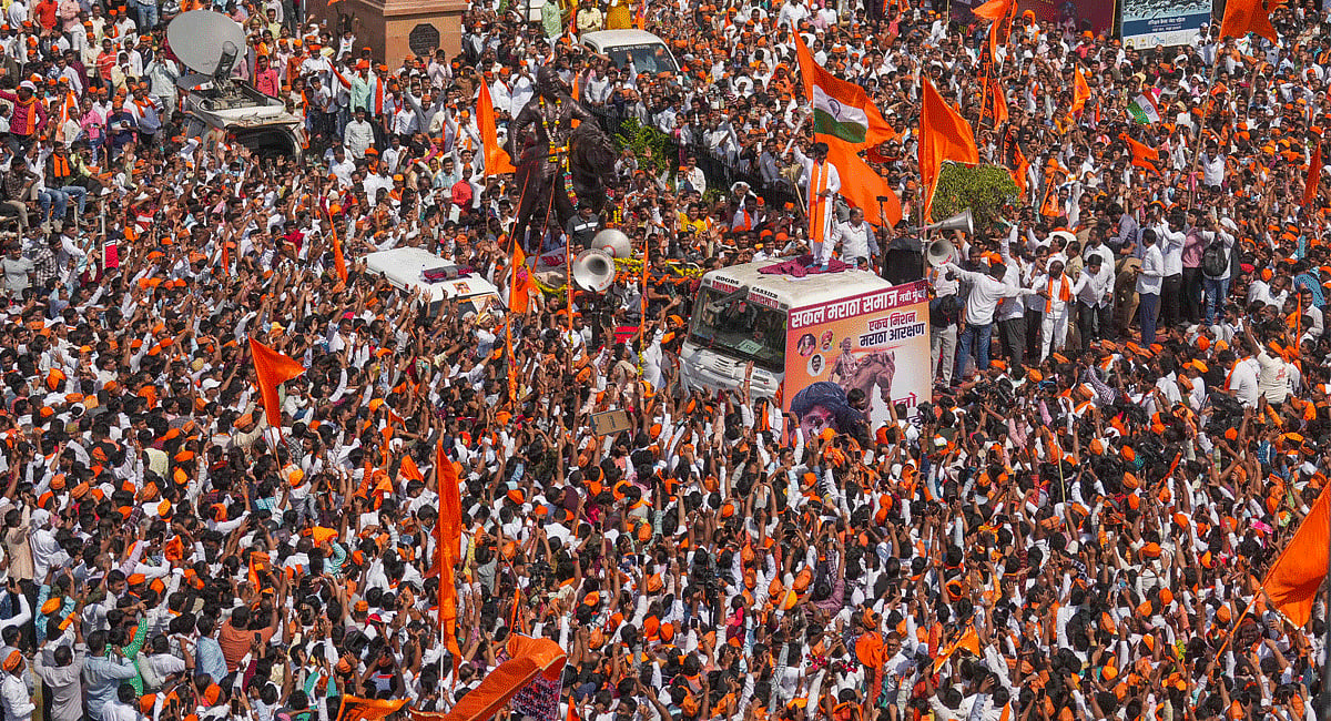 Maratha quota leader begins indefinite protest at Azad Maidan demanding ...