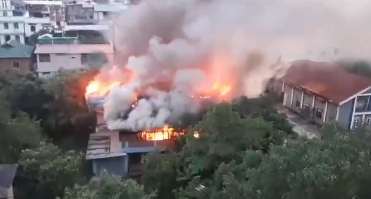 Major fire breaks out near Manipur CM's bungalow