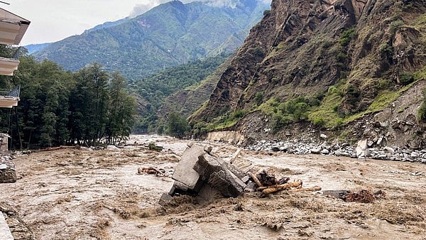 Cloudburst in Himachal’s Bilaspur; several vehicles buried in debris ...