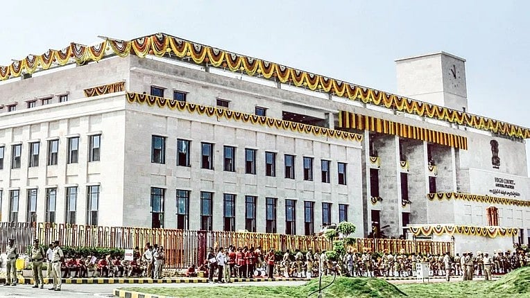Andhra HC raps Vijayawada police for detaining accused without ...