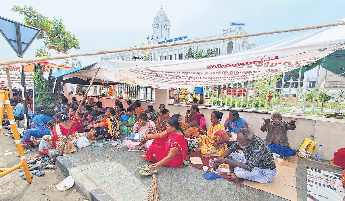 Sanitary staff want SHRC probe; TN says fringe elements inciting protest