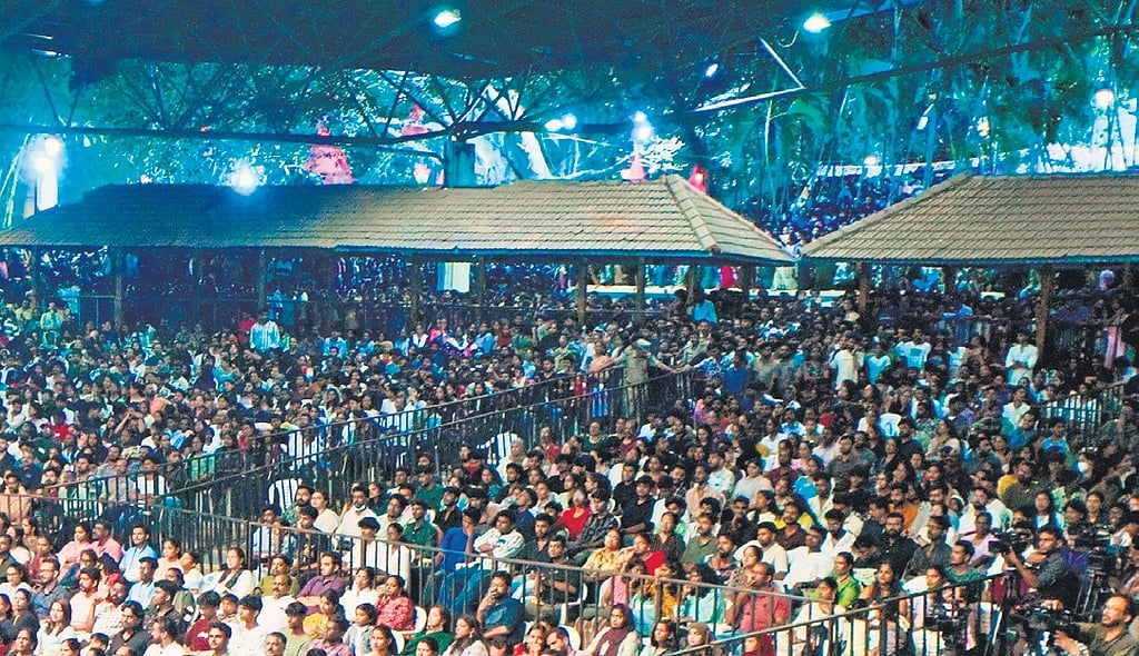 Nishagandhi open-air auditorium struggles to handle crowd surge during ...