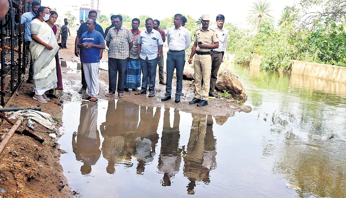 Ponnai river in Vellore gets its fill, Vaniyambadi flooded after downpour