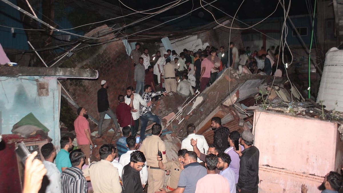 Indore building collapse: 10 rescued, several still trapped, rescue ...