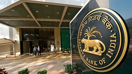 RBI eases rules: faster rate transmission, longer gold loan tenure ...