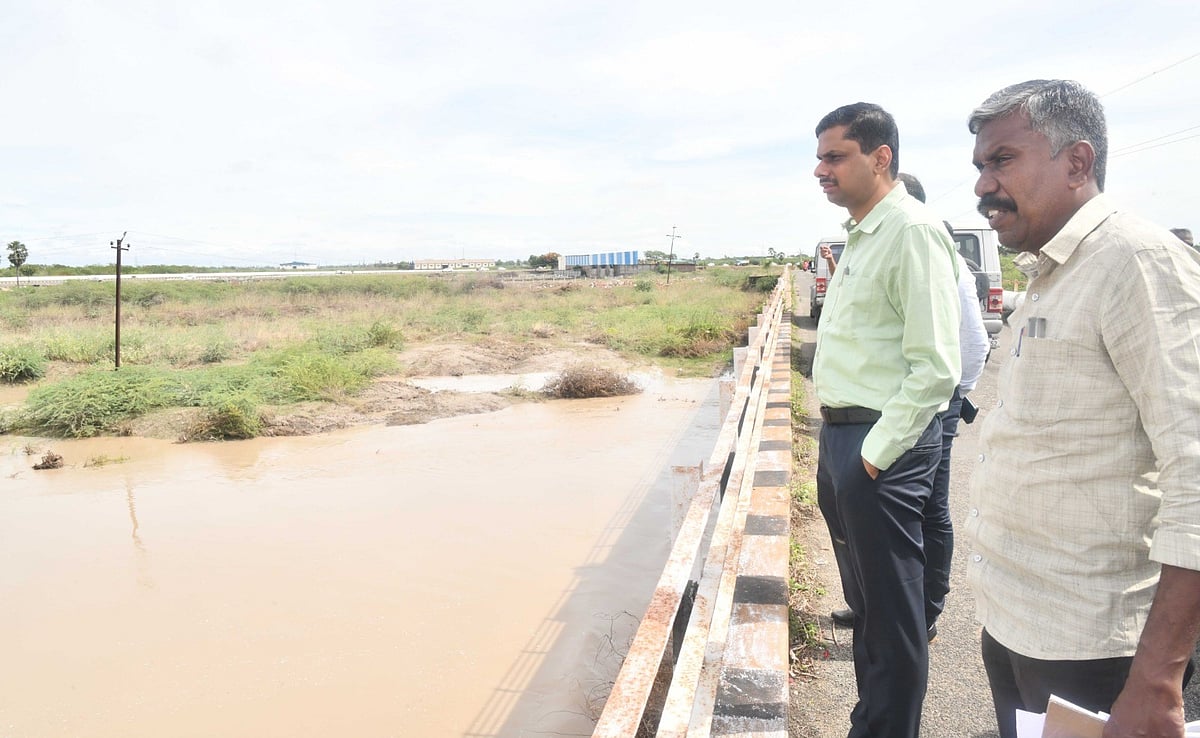 Water level up at Korampallam tank in Thoothukudi; 1k cusecs released ...