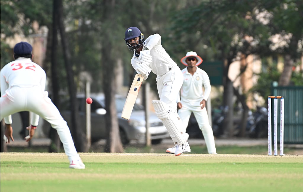 TN's Indrajith stands firm to deny Vidarbha maximum points