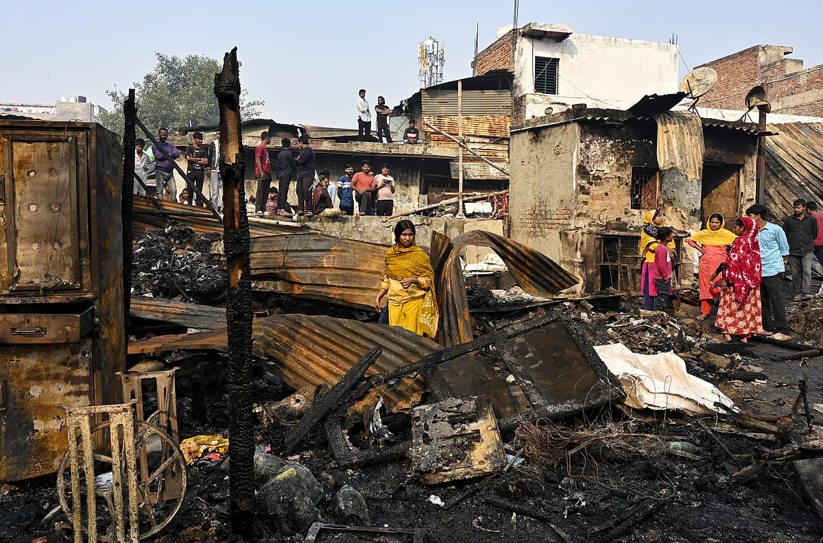 Massive fire near Rithala metro station in Delhi engulfs hundreds of shanties, one killed