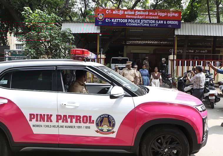 Pink Patrol rescues 19-year-old student found alone at midnight in ...