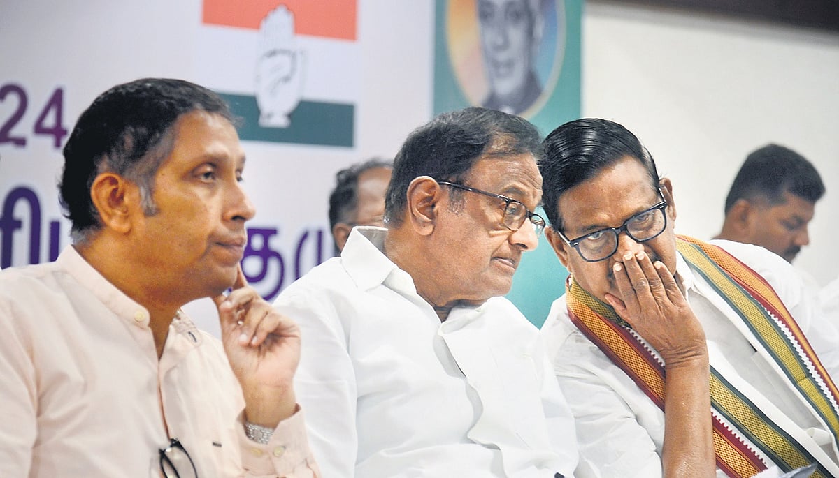 Tamil Nadu: AIADMK, Congress expedite work on election manifesto