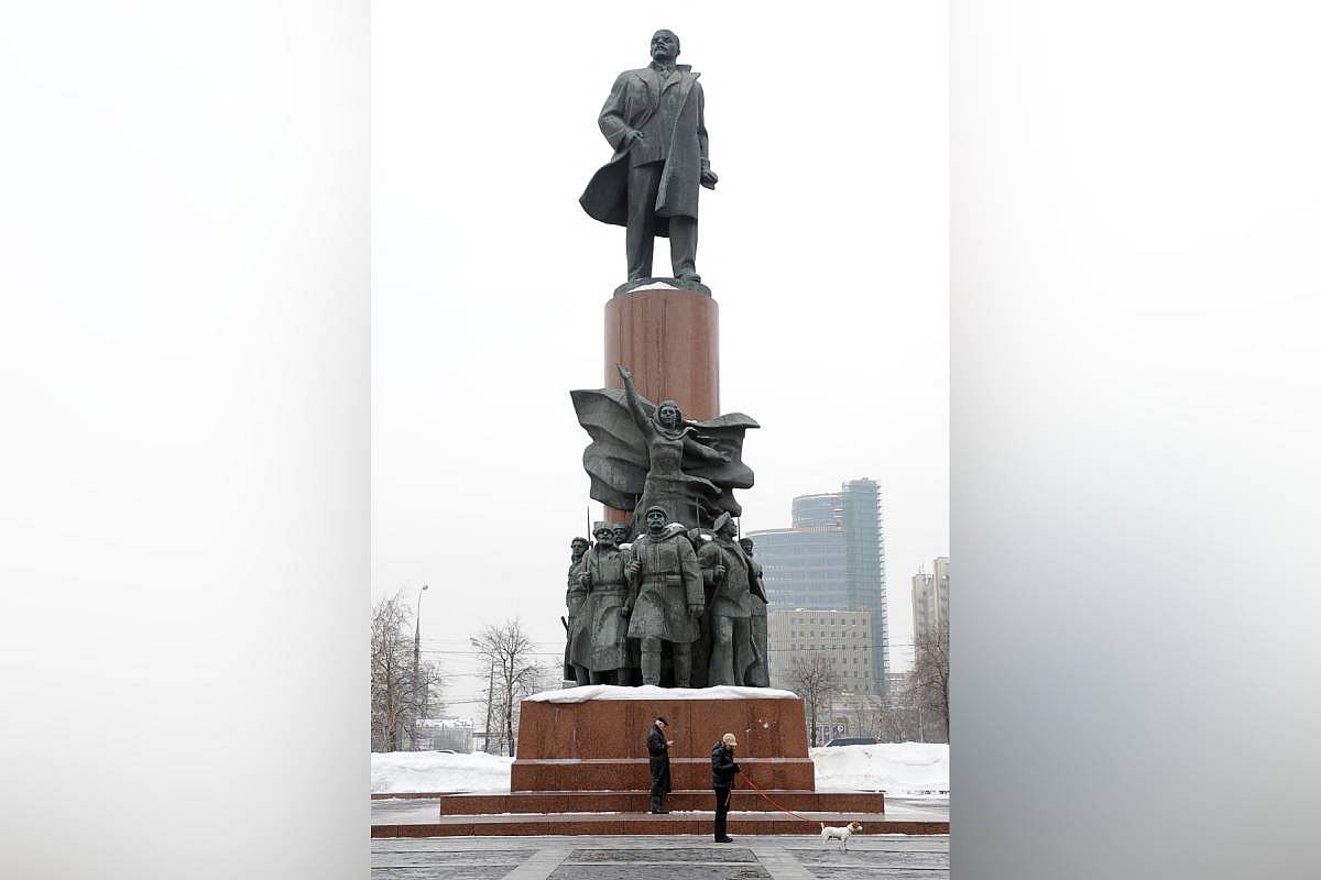 100 years after his death, Russians shrug at Lenin's legacy