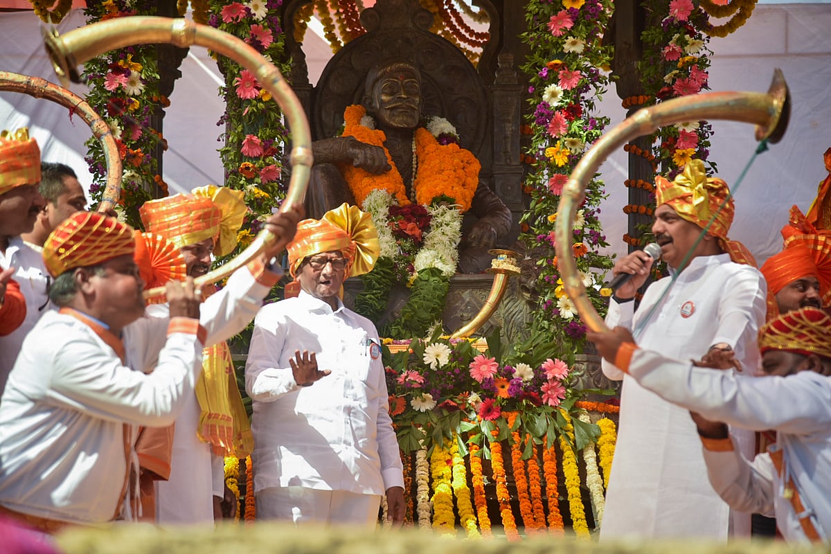 Sharad Pawar unveils symbol of his NCP group at Raigad fort