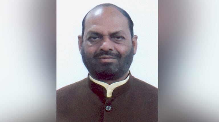 Congress suffers jolt in Gujarat as its Rajya Sabha MP Naran Rathwa ...