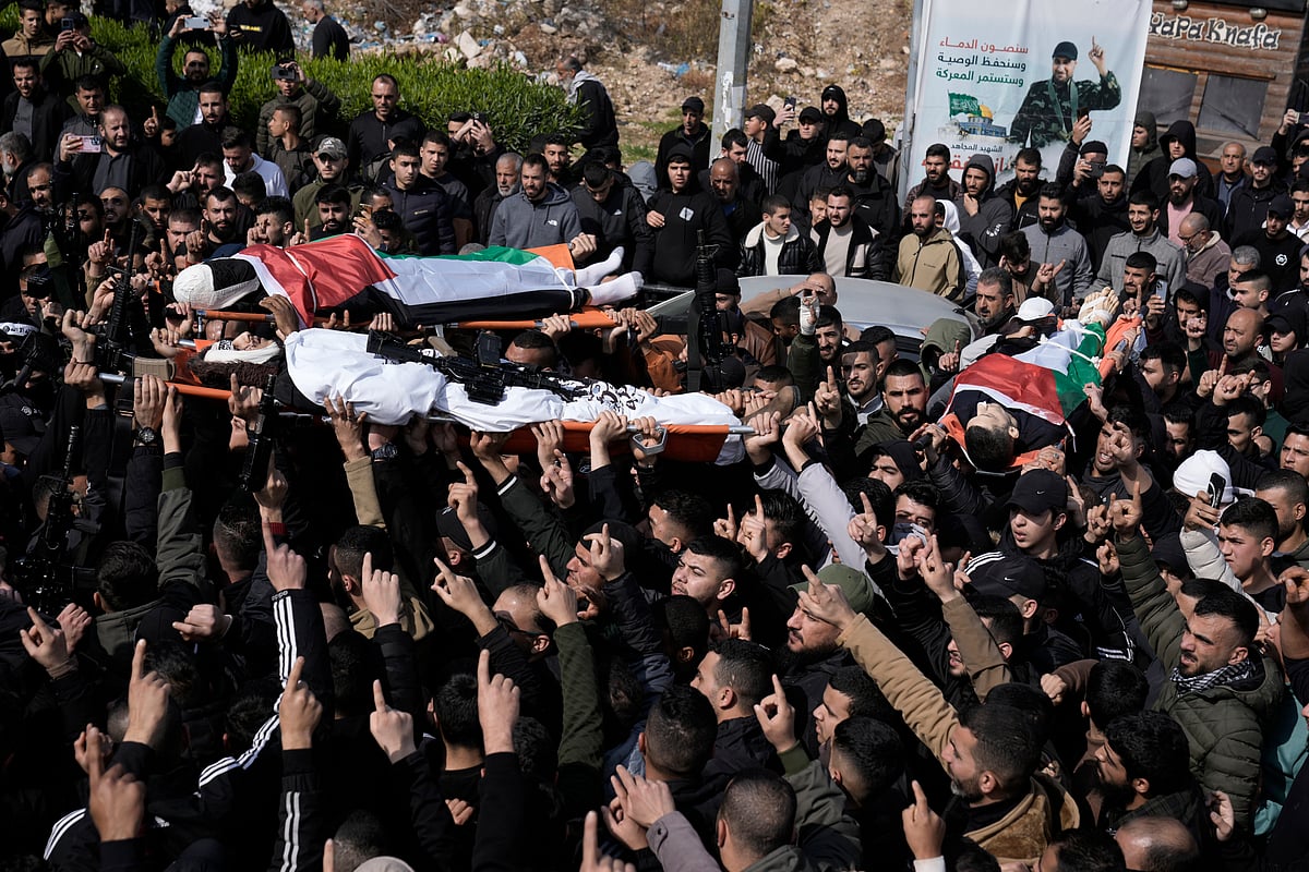 Families of hostages held in Gaza launch a 4-day march to demand their ...