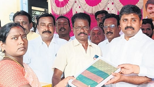 DMK cadre back Nehru Jr, seek Tiruchy LS seat
