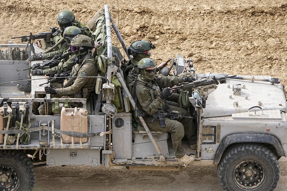 Israeli forces storm besieged hospital in Gaza, saying hostages were ...