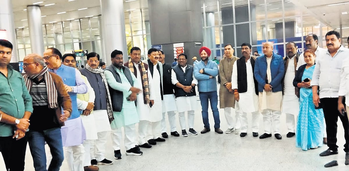 Now, Bihar Congress MLAs reach Hyderabad to escape from ‘poachers’
