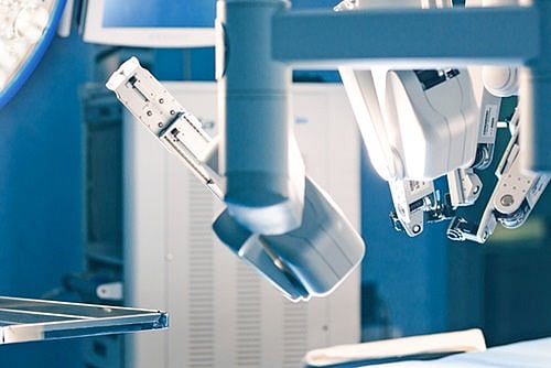The pros and cons of robotic surgeries and conventional laparoscopy