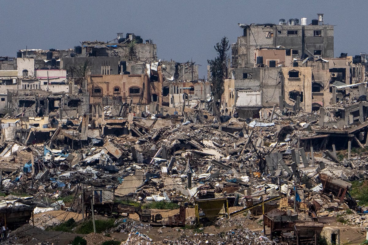 Heavy fighting rages around Gaza's biggest hospital as Israel raids it ...