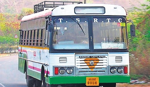 TSRTC bus with 46 passengers loses control, veers into fields, two ...