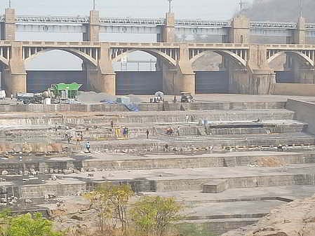 Villupuram collector inspects Ellis Chatram check-dam repair work