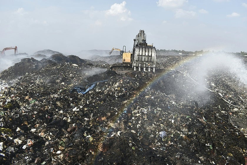 Winter haze worsens stench from Vellalore dumpyard