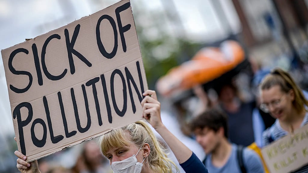 2.4 billion workers exposed to excessive heat, 1.6 billion to workplace ...