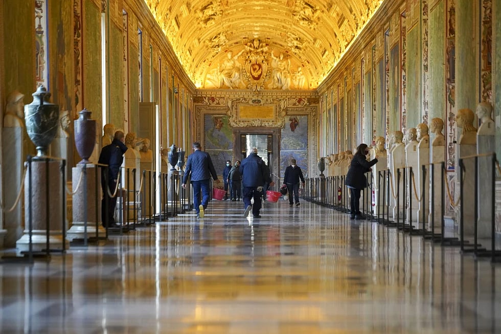 Vatican Museums staff challenge the pope with a legal bid for better ...