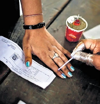 Turncoat vs BJP councillor, North West Delhi to witness a two-cornered ...