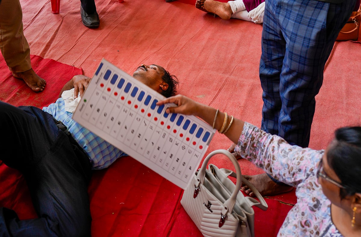 As 15 poll staff die amid heat, UP CEO issues instructions to ensure ...