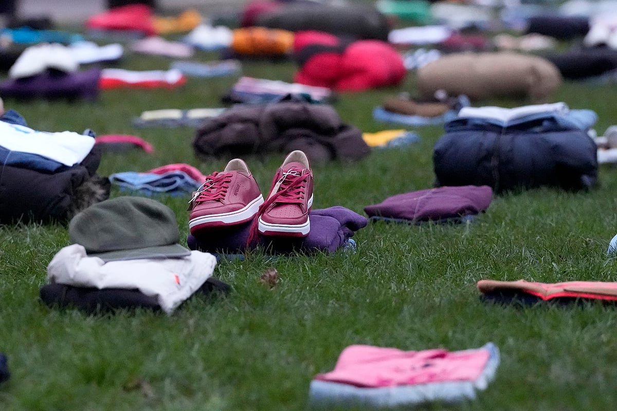 Rise in UK knife attacks leads to a crackdown and stokes public anxiety