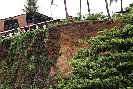 Caution board rises at Varkala cliff