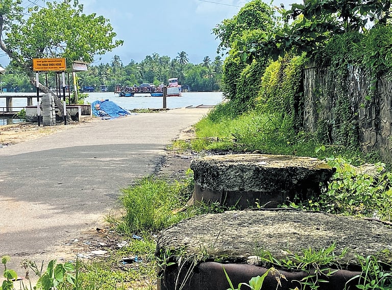 Kerala: Kumbalangi-Aroor bridge still a distant dream for coastal residents