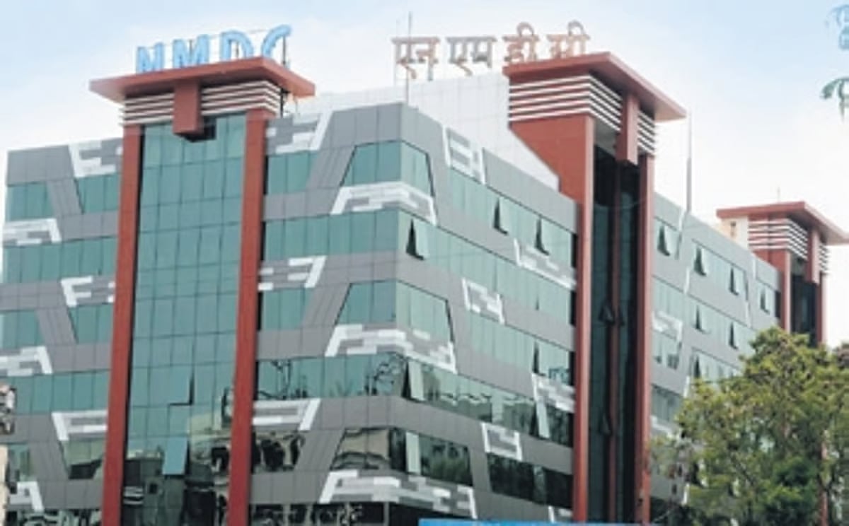 NMDC holds plantation drive at Hyderabad head office