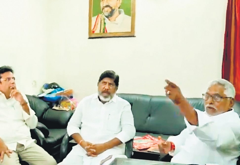 Deputy CM Bhatti, IT Minister meets MLC T Jeevan Reddy at his residence ...