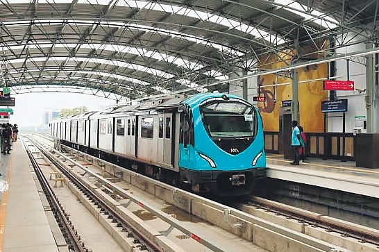 Tarpaulin sheet on track hits Kochi metro operations briefly