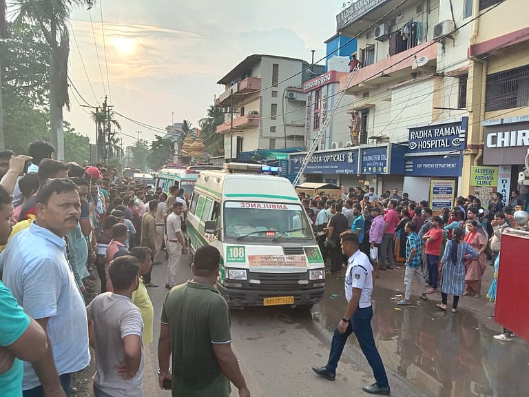 10 newborns evacuated after short-circuit fills private clinic with ...