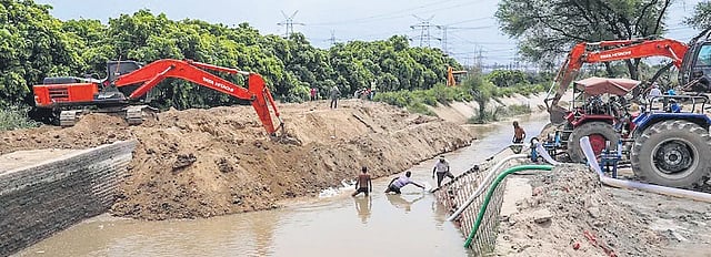 As Munak Canal water recedes, skeleton of cabbie who went missing 4 ...