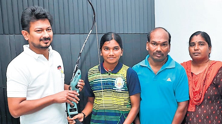 Minister for Sports Udhayanidhi Stalin presents cheques, sports gadgets ...