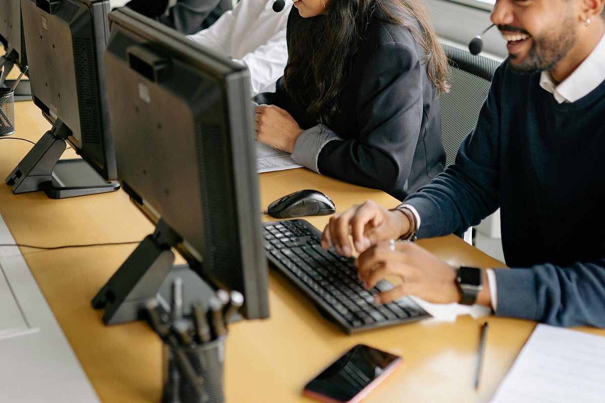 10 call centres in CBI net for duping customers of Amazon and Microsoft