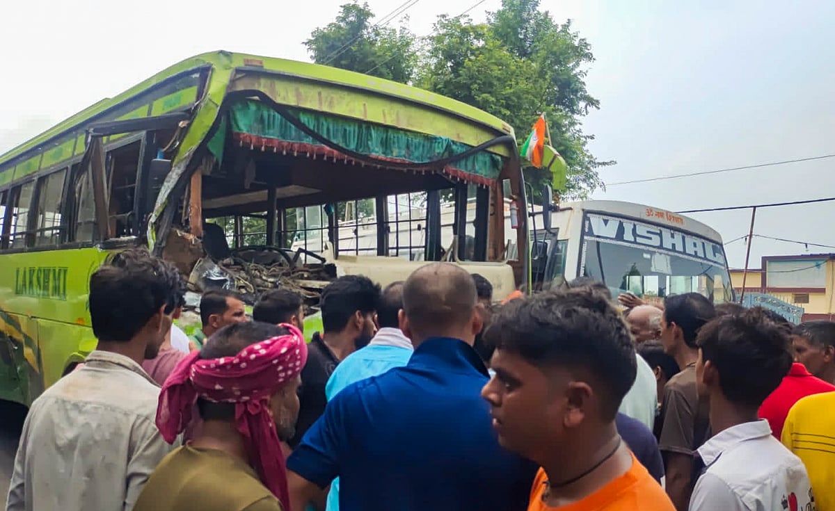 11 killed, 26 injured after pickup van collides with bus in UP's ...