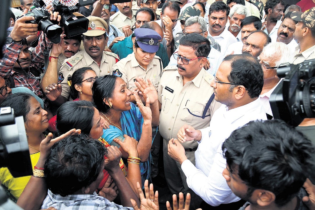 Tragic fire at Pharma SEZ claims 17 lives, families grieve in Visakhapatnam