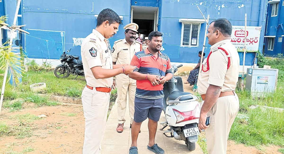 Cops seize 33 vehicles in cordon and search operation