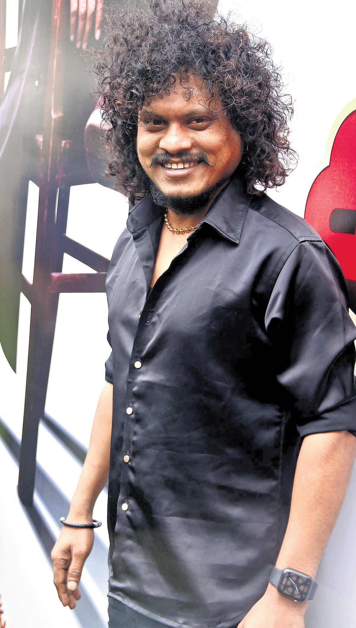 Pugazh plays an aspiring filmmaker in four signal